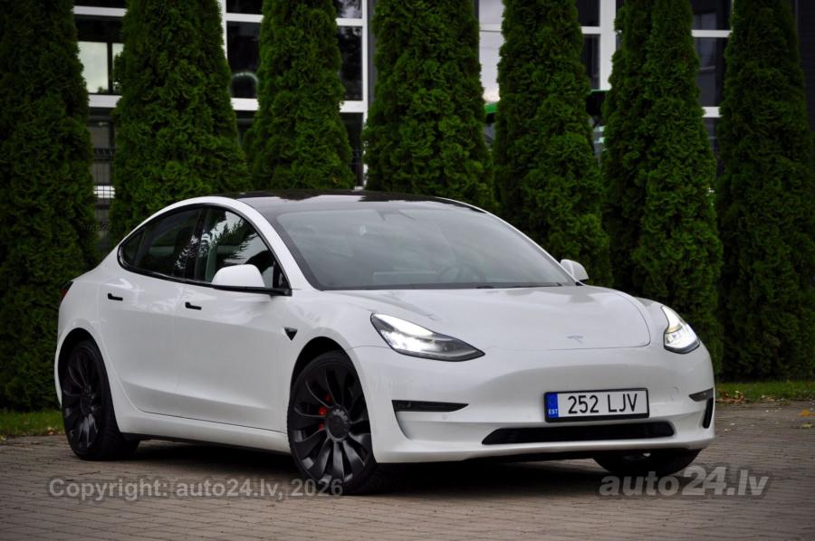 White Tesla Model 3 2019 in Turi, with an engine capacity of 0.00 L and mileage of 145 thousand km for 22999 €, photo 1 on AUTOMOTO.COM.LV