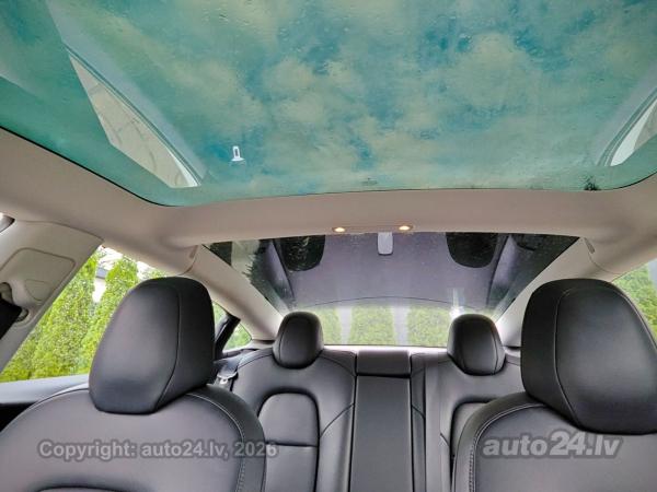 White Tesla Model 3 2019 in Turi, with an engine capacity of 0.00 L and mileage of 145 thousand km for 22999 €, photo 7 on AUTOMOTO.COM.LV
