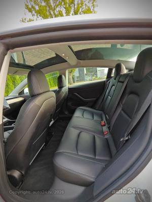 White Tesla Model 3 2019 in Turi, with an engine capacity of 0.00 L and mileage of 145 thousand km for 22999 €, photo 9 on AUTOMOTO.COM.LV