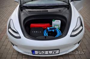 White Tesla Model 3 2019 in Turi, with an engine capacity of 0.00 L and mileage of 145 thousand km for 22999 €, photo 10 on AUTOMOTO.COM.LV
