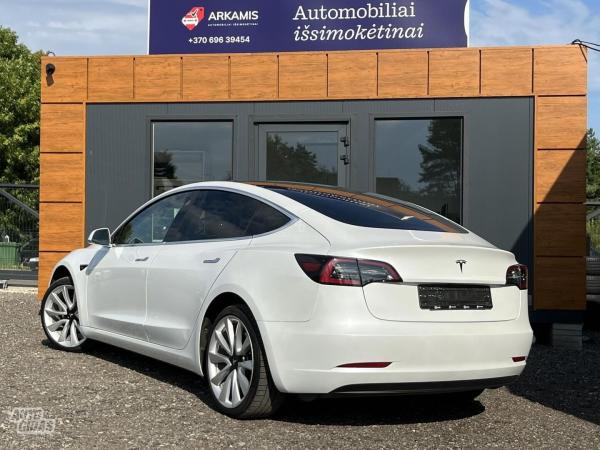 Tesla Model 3 2019 in Kaunas on AUTOMOTO.COM.LV White Tesla Model 3 2019 in Kaunas, with an engine capacity of 0.00 L and mileage of 154 thousand km for 16999 €, photo 5 on AUTOMOTO.COM.LV