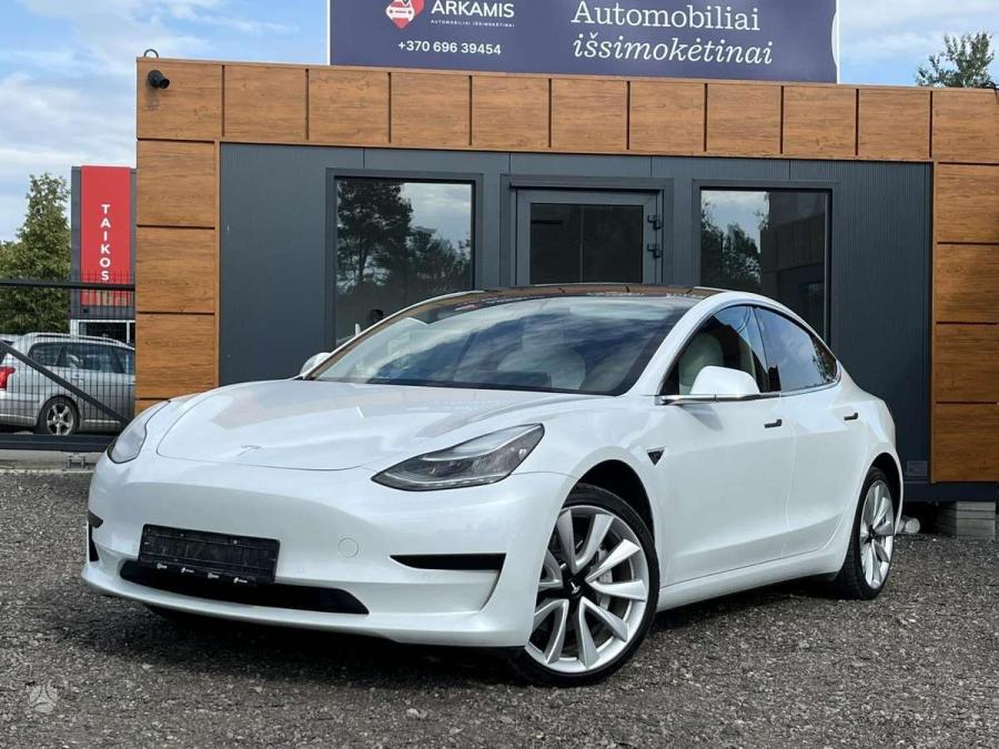 Balts Tesla Model 3 2019 Kauņa, ar dzinēja tilpumu 0.00 L un nobraukumu 154 tūkst. km par 16999 €, foto 8 vietnē AUTOMOTO.COM.LV