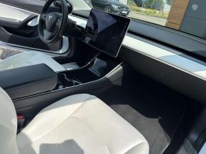 Balts Tesla Model 3 2019 Kauņa, ar dzinēja tilpumu 0.00 L un nobraukumu 154 tūkst. km par 16999 €, foto 11 vietnē AUTOMOTO.COM.LV