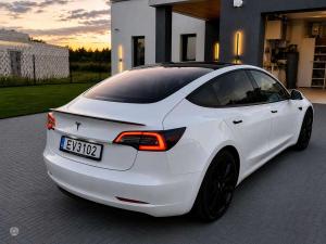 Balts Tesla Model 3 2019 Klaipėda, ar dzinēja tilpumu 0.00 L un nobraukumu 157 tūkst. km par 16000 €, foto 4 vietnē AUTOMOTO.COM.LV