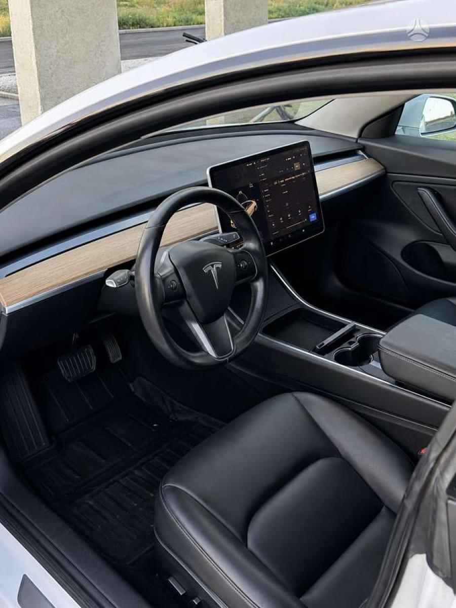 Balts Tesla Model 3 2019 Klaipėda, ar dzinēja tilpumu 0.00 L un nobraukumu 157 tūkst. km par 16000 €, foto 5 vietnē AUTOMOTO.COM.LV