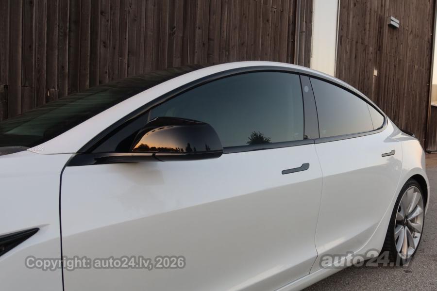 White Tesla Model 3 2019 in Tallinn, with an engine capacity of 0.00 L and mileage of 90 thousand km for 24400 €, photo 9 on AUTOMOTO.COM.LV
