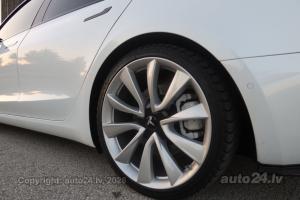 White Tesla Model 3 2019 in Tallinn, with an engine capacity of 0.00 L and mileage of 90 thousand km for 24400 €, photo 13 on AUTOMOTO.COM.LV