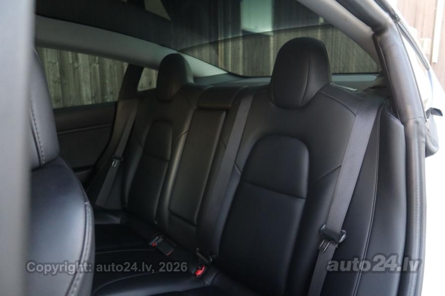 White Tesla Model 3 2019 in Tallinn, with an engine capacity of 0.00 L and mileage of 90 thousand km for 24400 €, photo 16 on AUTOMOTO.COM.LV