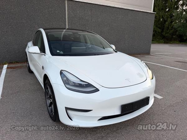 Balts Tesla Model 3 2019 Pērnava, ar dzinēja tilpumu 0.00 L un nobraukumu 208 tūkst. km par 18200 €, foto  vietnē AUTOMOTO.COM.LV