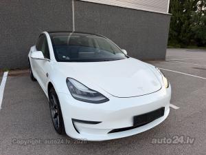Balts Tesla Model 3 2019 Pērnava, ar dzinēja tilpumu 0.00 L un nobraukumu 208 tūkst. km par 18200 €, foto  vietnē AUTOMOTO.COM.LV