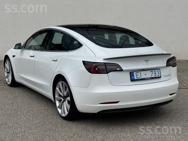 Balts Tesla Model 3 2019 Rīga, ar dzinēja tilpumu 0.00 L un nobraukumu 0 tūkst. km par 19450 €, foto 4 vietnē AUTOMOTO.COM.LV