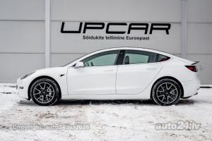 White Tesla Model 3 2020 in Parnu, with an engine capacity of 0.00 L and mileage of 106 thousand km for 17900 €, photo 5 on AUTOMOTO.COM.LV