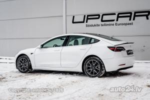 White Tesla Model 3 2020 in Parnu, with an engine capacity of 0.00 L and mileage of 106 thousand km for 17900 €, photo 7 on AUTOMOTO.COM.LV