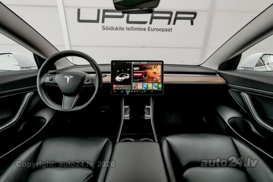 White Tesla Model 3 2020 in Parnu, with an engine capacity of 0.00 L and mileage of 106 thousand km for 17900 €, photo 17 on AUTOMOTO.COM.LV