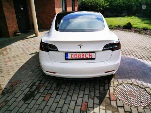 Balts Tesla Model 3 2020 Viļņa, ar dzinēja tilpumu 0.00 L un nobraukumu 115 tūkst. km par 17600 €, foto 4 vietnē AUTOMOTO.COM.LV
