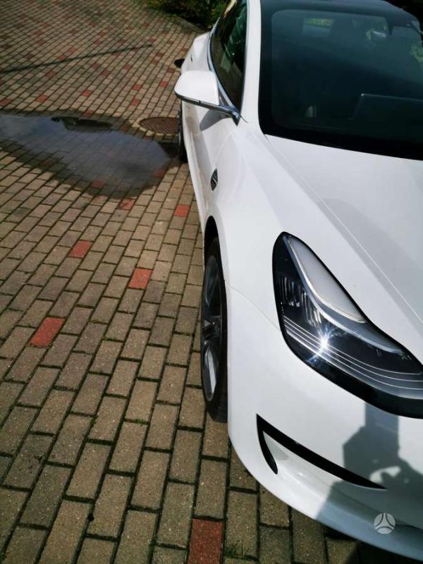 Balts Tesla Model 3 2020 Viļņa, ar dzinēja tilpumu 0.00 L un nobraukumu 115 tūkst. km par 17600 €, foto 5 vietnē AUTOMOTO.COM.LV