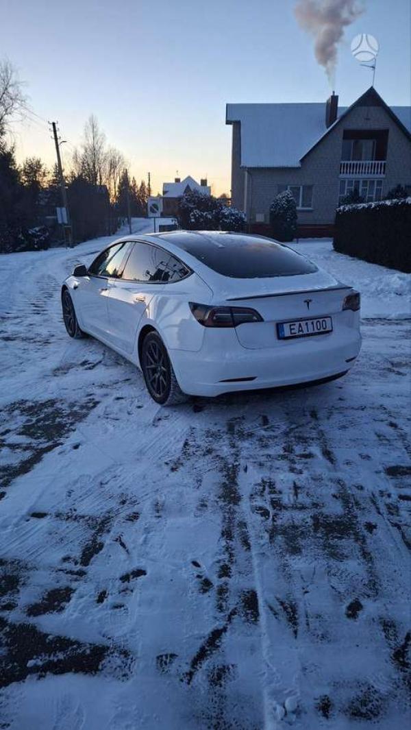 White Tesla Model 3 2020 in Pasvalys, with an engine capacity of 0.00 L and mileage of 113 thousand km for 19999 €, photo 7 on AUTOMOTO.COM.LV