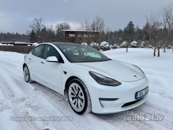 Balts Tesla Model 3 2020 Tallina, ar dzinēja tilpumu 0.00 L un nobraukumu 141 tūkst. km par 23500 €, foto 1 vietnē AUTOMOTO.COM.LV