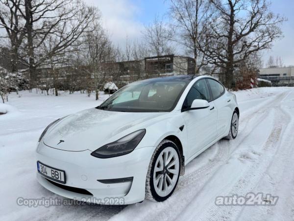 Balts Tesla Model 3 2020 Tallina, ar dzinēja tilpumu 0.00 L un nobraukumu 141 tūkst. km par 23500 €, foto 3 vietnē AUTOMOTO.COM.LV