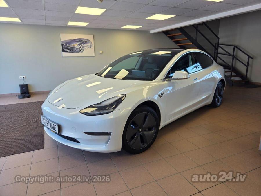 Balts Tesla Model 3 2020 Tartu, ar dzinēja tilpumu 0.00 L un nobraukumu 121 tūkst. km par 23990 €, foto 1 vietnē AUTOMOTO.COM.LV