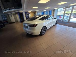 Balts Tesla Model 3 2020 Tartu, ar dzinēja tilpumu 0.00 L un nobraukumu 121 tūkst. km par 23990 €, foto 4 vietnē AUTOMOTO.COM.LV