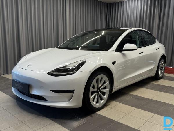 Balts Tesla Model 3 2020 Mārupe, ar dzinēja tilpumu 0.00 L un nobraukumu 115 tūkst. km par 24990 €, foto  vietnē AUTOMOTO.COM.LV