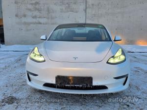 White Tesla Model 3 2020 in Viljandi, with an engine capacity of 0.00 L and mileage of 113 thousand km for 23800 €, photo 2 on AUTOMOTO.COM.LV