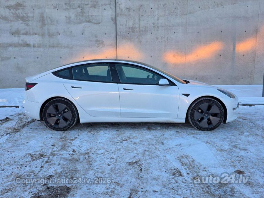 White Tesla Model 3 2020 in Viljandi, with an engine capacity of 0.00 L and mileage of 113 thousand km for 23800 €, photo 10 on AUTOMOTO.COM.LV