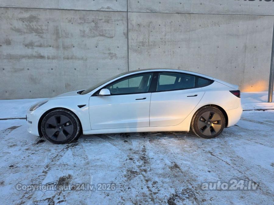 White Tesla Model 3 2020 in Viljandi, with an engine capacity of 0.00 L and mileage of 113 thousand km for 23800 €, photo 11 on AUTOMOTO.COM.LV