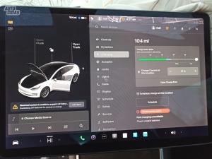 Белый Тесла Модель 3 2020 в Укмерге, объемом двигателя 0.00 л и пробегом 93 тыс. км за 7700 €, фото 9 на AUTOMOTO.COM.LV