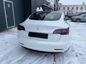 White Tesla Model 3 2020 in Alytus, with an engine capacity of 0.00 L and mileage of 99 thousand km for 9700 €, photo 6 on AUTOMOTO.COM.LV