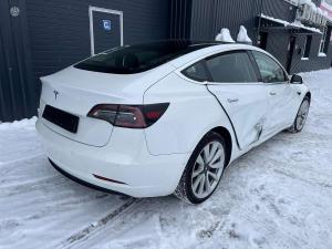 White Tesla Model 3 2020 in Alytus, with an engine capacity of 0.00 L and mileage of 99 thousand km for 9700 €, photo 7 on AUTOMOTO.COM.LV