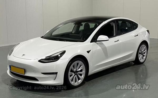 White Tesla Model 3 2020 in Tartu, with an engine capacity of 0.00 L and mileage of 113 thousand km for 22790 €, photo 1 on AUTOMOTO.COM.LV