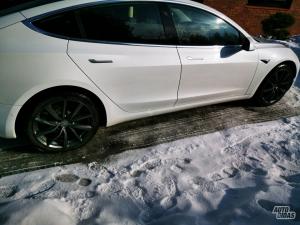Balts Tesla Model 3 2020 Viļņa, ar dzinēja tilpumu 0.00 L un nobraukumu 118 tūkst. km par 18300 €, foto 2 vietnē AUTOMOTO.COM.LV