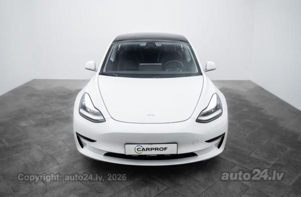 Balts Tesla Model 3 2020 Tallina, ar dzinēja tilpumu 0.00 L un nobraukumu 123 tūkst. km par 22899 €, foto 2 vietnē AUTOMOTO.COM.LV