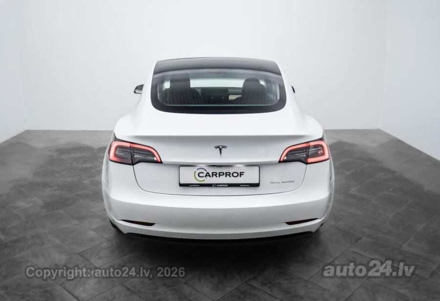 White Tesla Model 3 2020 in Tallinn, with an engine capacity of 0.00 L and mileage of 123 thousand km for 22899 €, photo 5 on AUTOMOTO.COM.LV