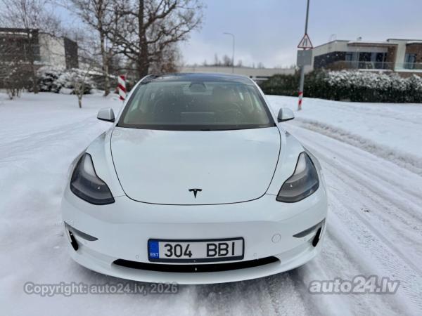 Balts Tesla Model 3 2020 Tallina, ar dzinēja tilpumu 0.00 L un nobraukumu 141 tūkst. km par 22750 €, foto 2 vietnē AUTOMOTO.COM.LV