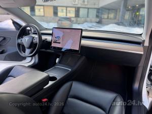 White Tesla Model 3 2020 in Tallinn, with an engine capacity of 0.00 L and mileage of 141 thousand km for 22750 €, photo 13 on AUTOMOTO.COM.LV
