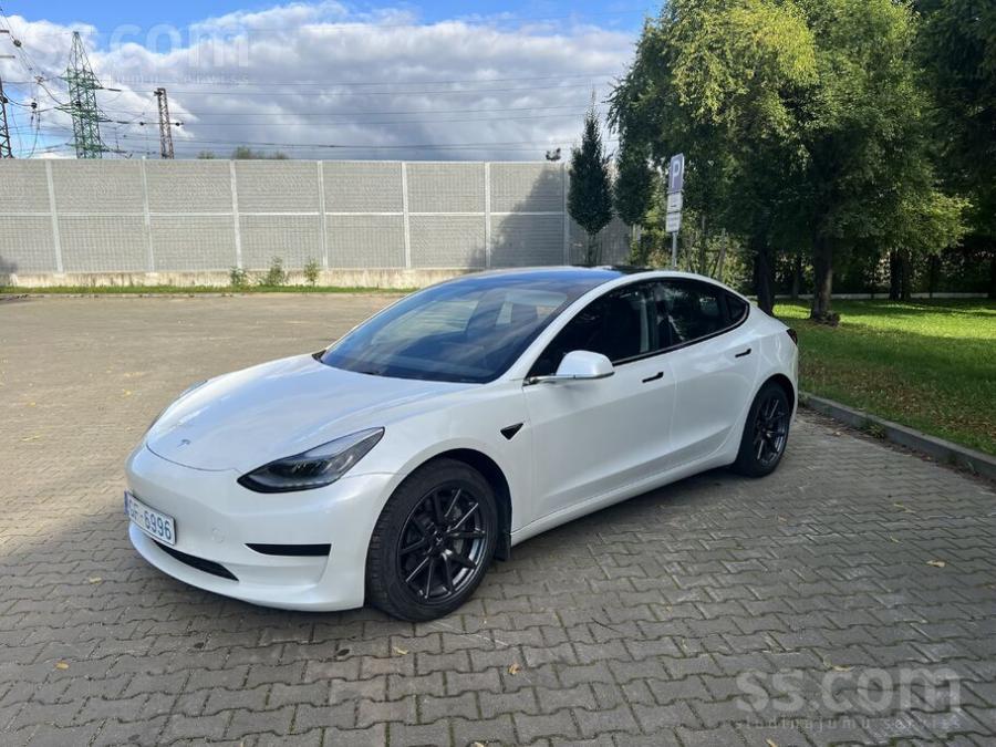 Белый Тесла Модель 3 2020 в Рига, объемом двигателя 0.00 л и пробегом 95 тыс. км за 19999 €, фото 1 на AUTOMOTO.COM.LV