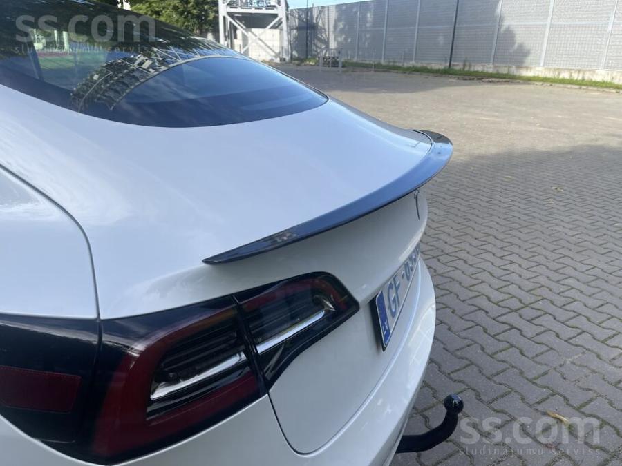 Белый Тесла Модель 3 2020 в Рига, объемом двигателя 0.00 л и пробегом 95 тыс. км за 19999 €, фото 6 на AUTOMOTO.COM.LV