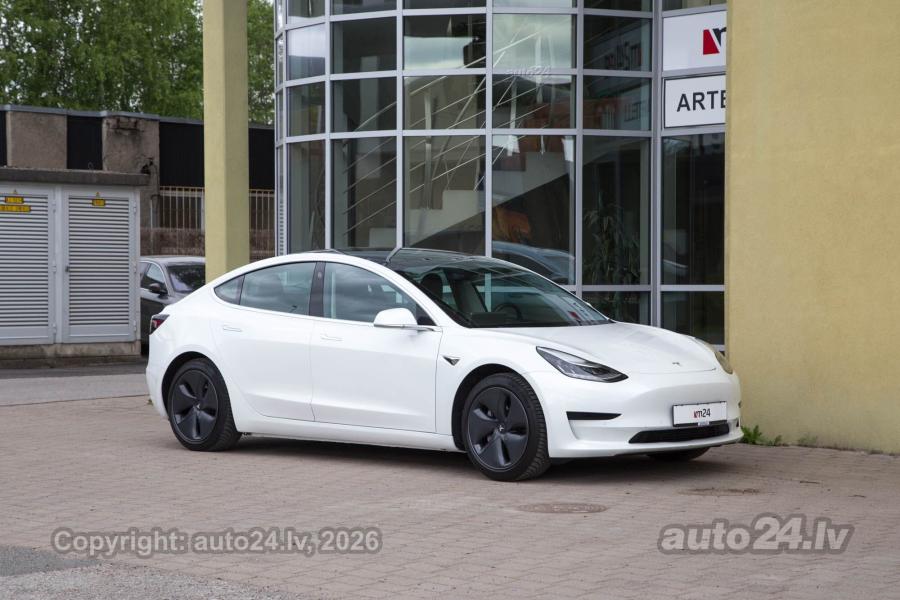 Balts Tesla Model 3 2020 Tallina, ar dzinēja tilpumu 0.00 L un nobraukumu 125 tūkst. km par 18980 €, foto 5 vietnē AUTOMOTO.COM.LV