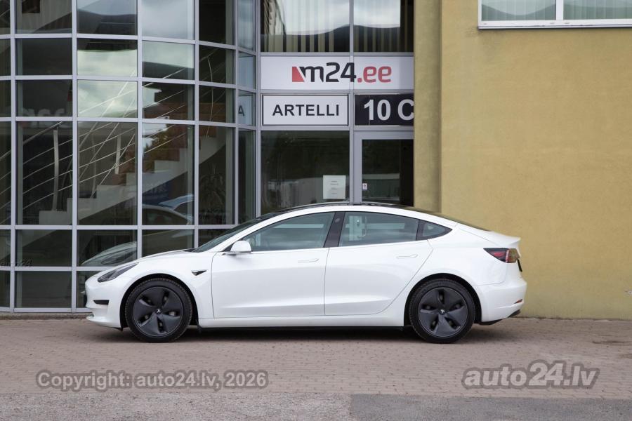 Balts Tesla Model 3 2020 Tallina, ar dzinēja tilpumu 0.00 L un nobraukumu 125 tūkst. km par 18980 €, foto 7 vietnē AUTOMOTO.COM.LV