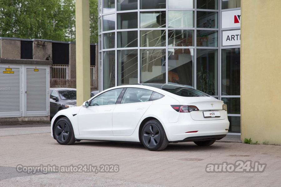 Balts Tesla Model 3 2020 Tallina, ar dzinēja tilpumu 0.00 L un nobraukumu 125 tūkst. km par 18980 €, foto 8 vietnē AUTOMOTO.COM.LV