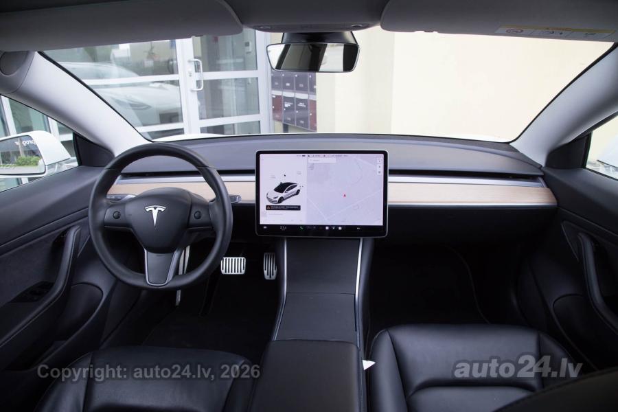 Balts Tesla Model 3 2020 Tallina, ar dzinēja tilpumu 0.00 L un nobraukumu 125 tūkst. km par 18980 €, foto 10 vietnē AUTOMOTO.COM.LV