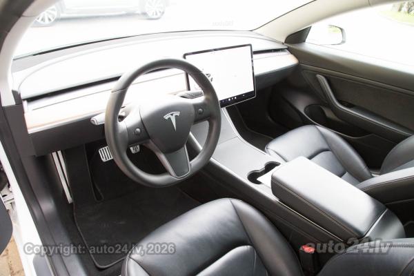 Белый Тесла Модель 3 2020 в Таллин, объемом двигателя 0.00 л и пробегом 125 тыс. км за 18980 €, фото 10 на AUTOMOTO.COM.LV