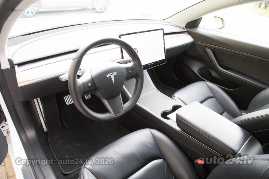 Balts Tesla Model 3 2020 Tallina, ar dzinēja tilpumu 0.00 L un nobraukumu 125 tūkst. km par 18980 €, foto 11 vietnē AUTOMOTO.COM.LV