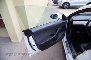 Balts Tesla Model 3 2020 Tallina, ar dzinēja tilpumu 0.00 L un nobraukumu 125 tūkst. km par 18980 €, foto 18 vietnē AUTOMOTO.COM.LV