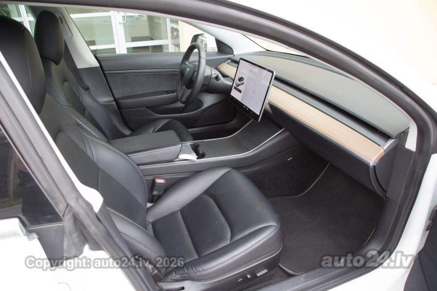 Balts Tesla Model 3 2020 Tallina, ar dzinēja tilpumu 0.00 L un nobraukumu 125 tūkst. km par 18980 €, foto 19 vietnē AUTOMOTO.COM.LV