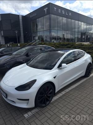 White Tesla Model 3 2020 in Jelgava, with an engine capacity of 0.00 L and mileage of 107 thousand km for 25000 €, photo  on AUTOMOTO.COM.LV