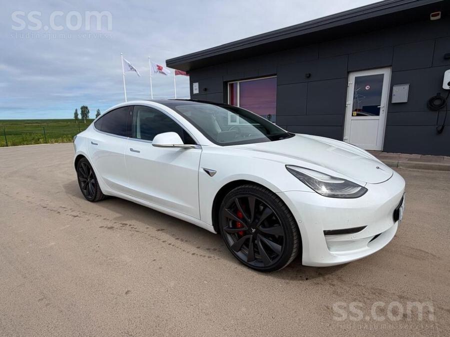 Balts Tesla Model 3 2020 Jēkabpils, ar dzinēja tilpumu 0.00 L un nobraukumu 159 tūkst. km par 21950 €, foto 1 vietnē AUTOMOTO.COM.LV